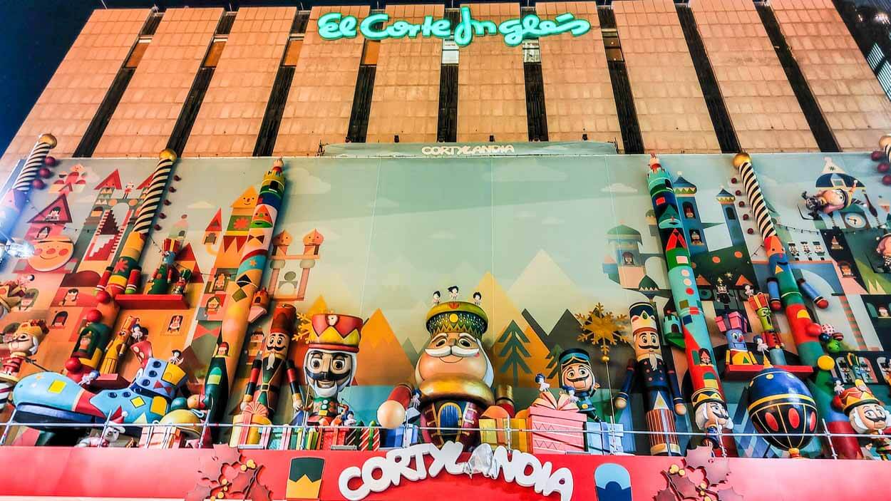 Cortylandia 2022/2023 en El Corte Inglés de Preciados y luces de ... Cortylandia 2022/2023 en El Corte Inglés de Preciados y luces de ...